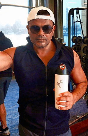 عمرو دياب يشترط نصف مليون دولار للظهور على MBC | نواعم