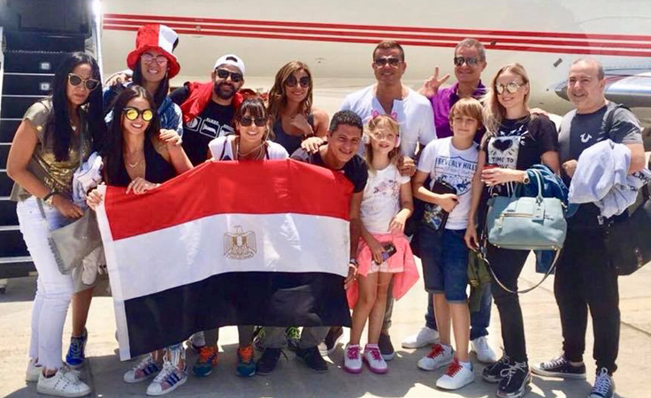 عمرو دياب يُحرج دينا الشربيني على المسرح | نواعم