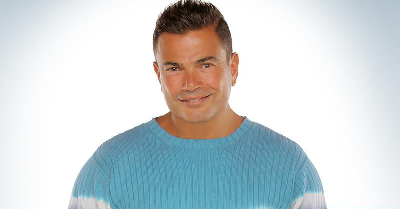 عمرو دياب يحيي حفلاً في مدينة دبي للإعلام | نواعم